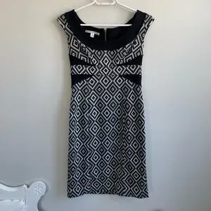 Maggy London | Dresses | Maggie London Black White Grey Sleeveless ...